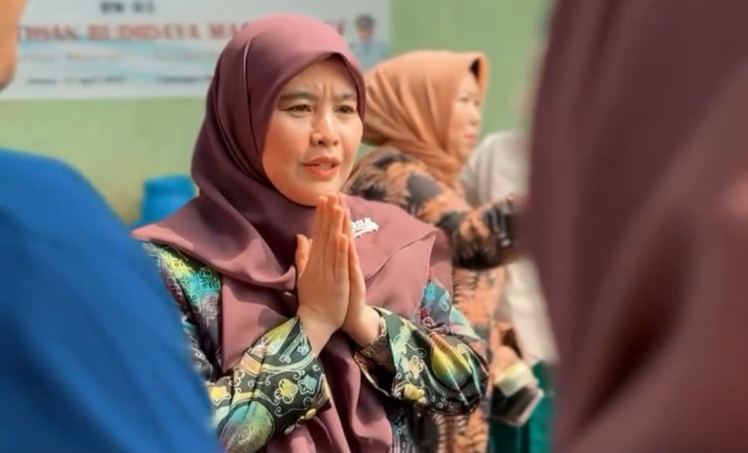 Cing Ikah Ajak Ibu-Ibu Depok Lihat Budidaya Maggot, Sampah Organik Bisa Jadi Rezeki! - Indoraya ...