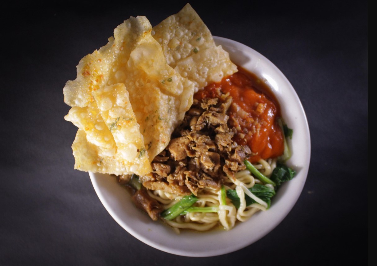 Wajib Kamu Coba! Nih 3 Lokasi Mie Ayam Legendaris Enak di Depok - Indoraya Today